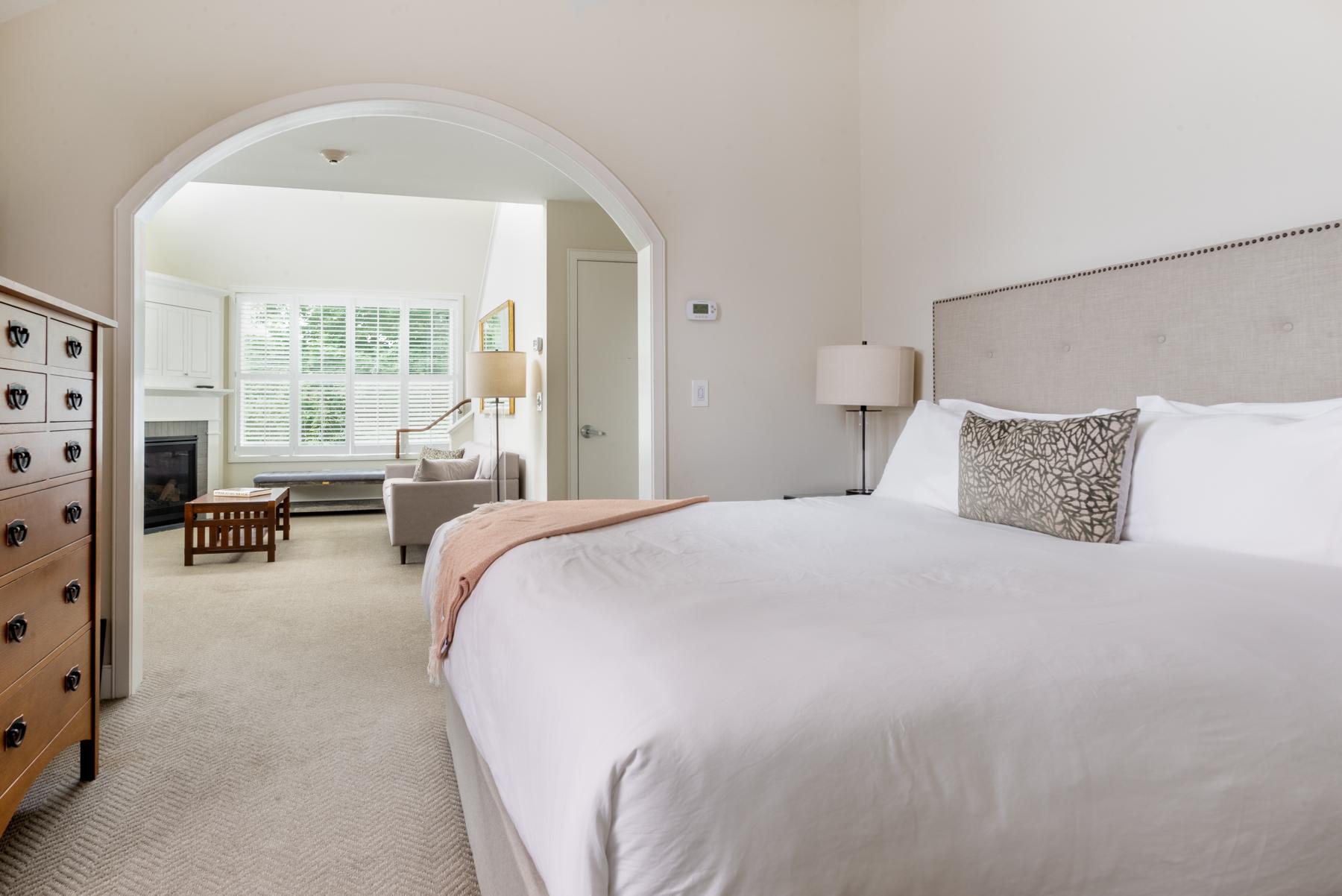 Grand King Suites | Briar Barn Inn